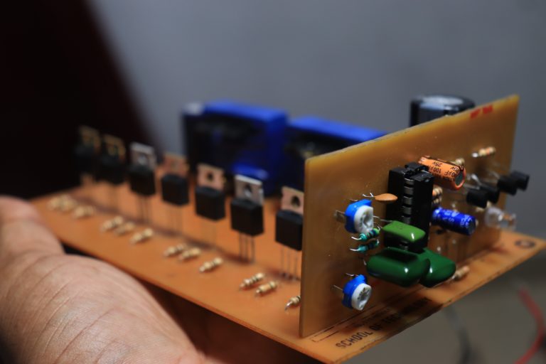 1000 watts inverter using two pulse transformer