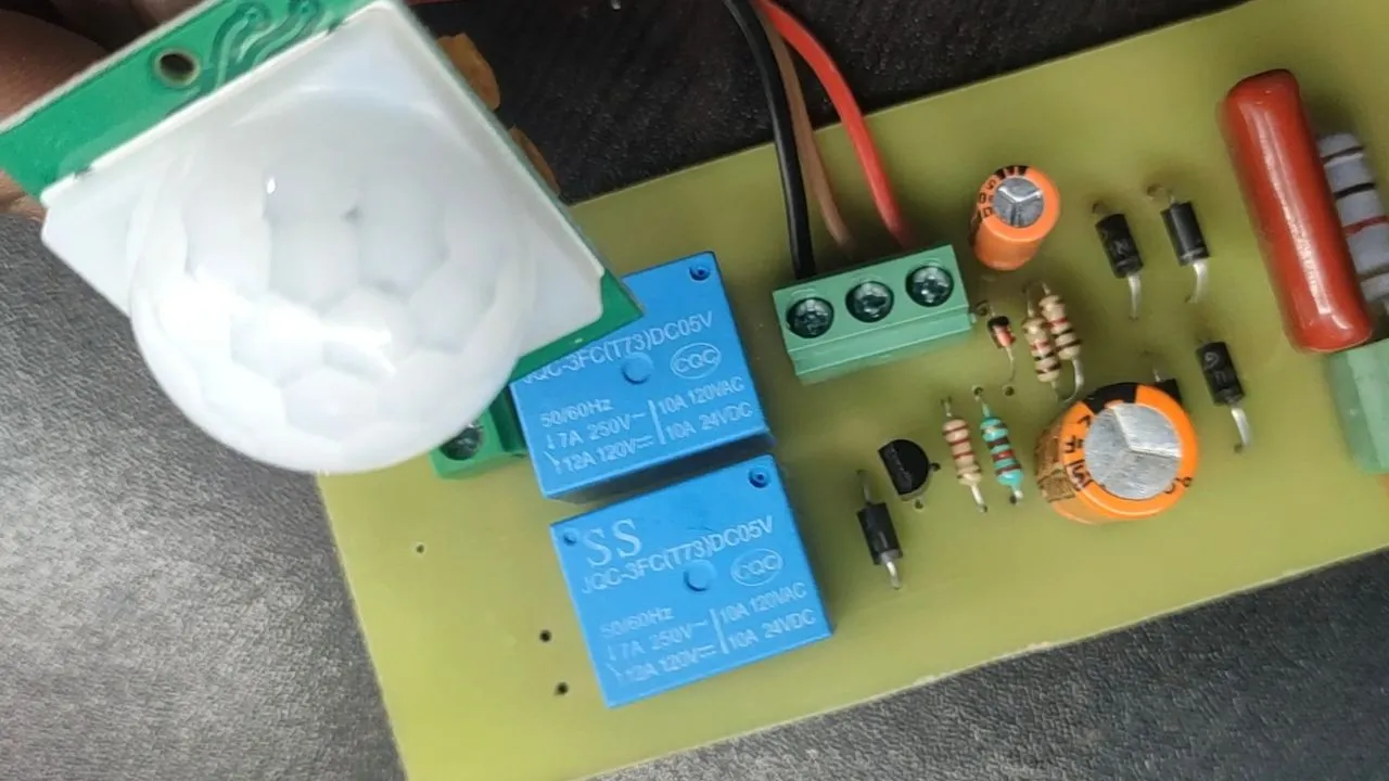 Pir Human Detection Based Light Onoff Circuit And Pcb Layout